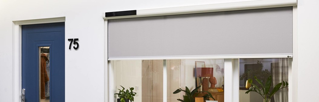 Store solaire extérieur pour fenêtres | Somfy