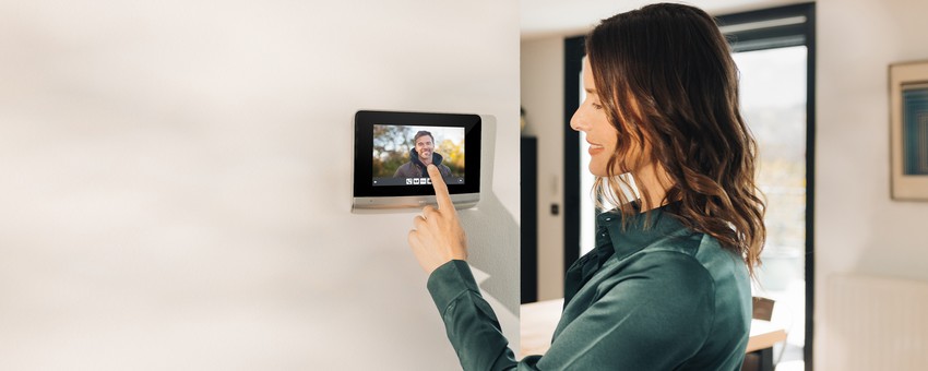 Sécuriser l'entrée de votre logement avec un visiophone | Somfy